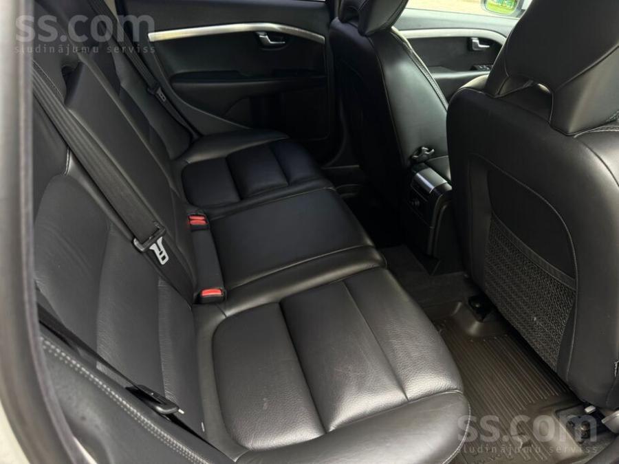 Volvo XC70 2011 Jelgava, ar dzinēja tilpumu 2.40 L un nobraukumu 276 tūkst. km par 8400 €, foto 27 vietnē AUTOMOTO.COM.LV
