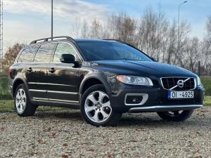 Volvo XC70 2011 in Jelgava, with an engine capacity of 2.40 L and mileage of 293 thousand km for 9990 €, photo 4 on AUTOMOTO.COM.LV