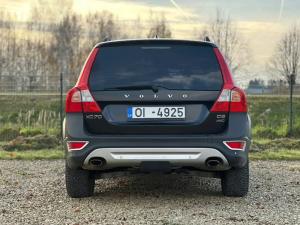 Volvo XC70 2011 in Jelgava, with an engine capacity of 2.40 L and mileage of 293 thousand km for 9990 €, photo 6 on AUTOMOTO.COM.LV