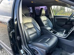 Volvo XC70 2011 in Jelgava, with an engine capacity of 2.40 L and mileage of 293 thousand km for 9990 €, photo 10 on AUTOMOTO.COM.LV