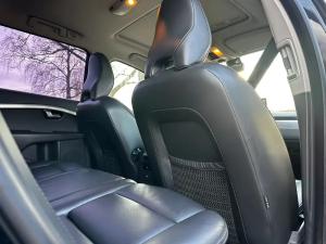 Volvo XC70 2011 in Jelgava, with an engine capacity of 2.40 L and mileage of 293 thousand km for 9990 €, photo 12 on AUTOMOTO.COM.LV