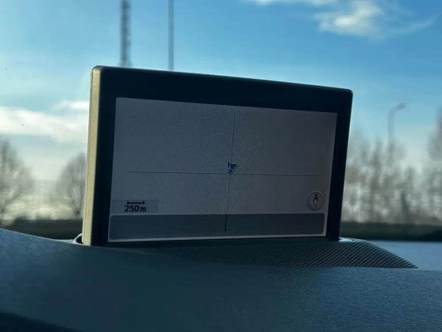 Volvo XC70 2011 in Jelgava, with an engine capacity of 2.40 L and mileage of 293 thousand km for 9990 €, photo 18 on AUTOMOTO.COM.LV