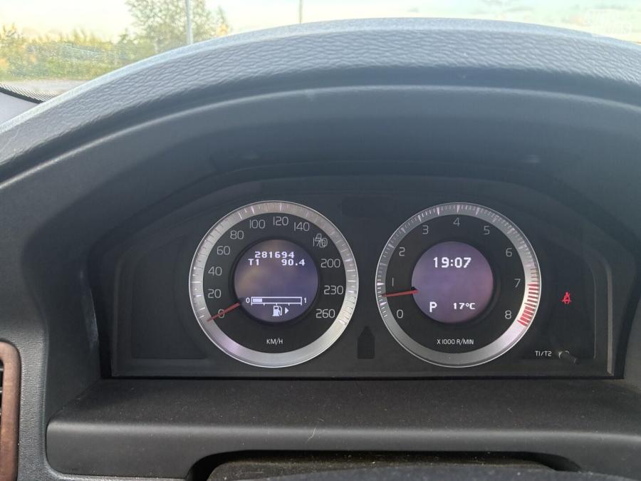 Volvo XC70 2011 Šauļi, ar dzinēja tilpumu 3.20 L un nobraukumu 283 tūkst. km par 6250 €, foto 12 vietnē AUTOMOTO.COM.LV