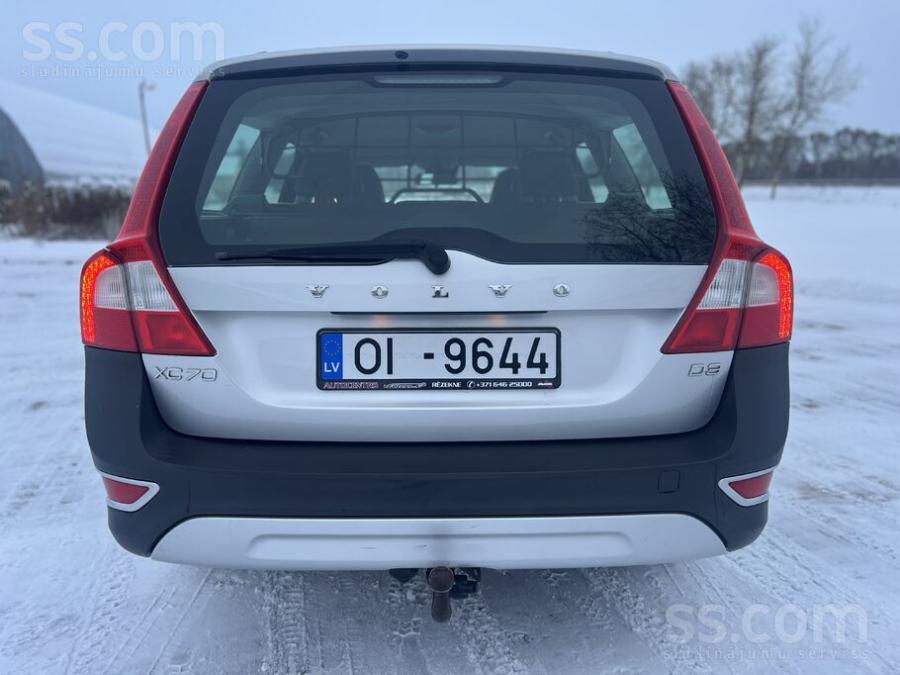 Volvo XC70 2012 Rēzekne, ar dzinēja tilpumu 2.00 L un nobraukumu 271 tūkst. km par 8450 €, foto 7 vietnē AUTOMOTO.COM.LV