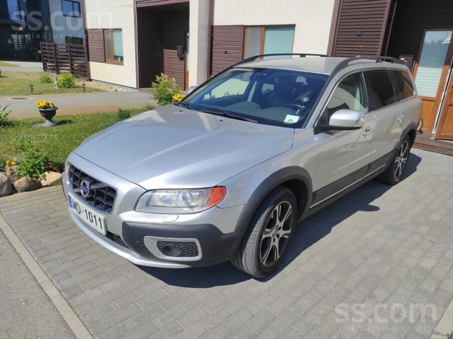 Volvo XC70 2012 Rīga, ar dzinēja tilpumu 2.40 L un nobraukumu 387 tūkst. km par 9500 €, foto 1 vietnē AUTOMOTO.COM.LV