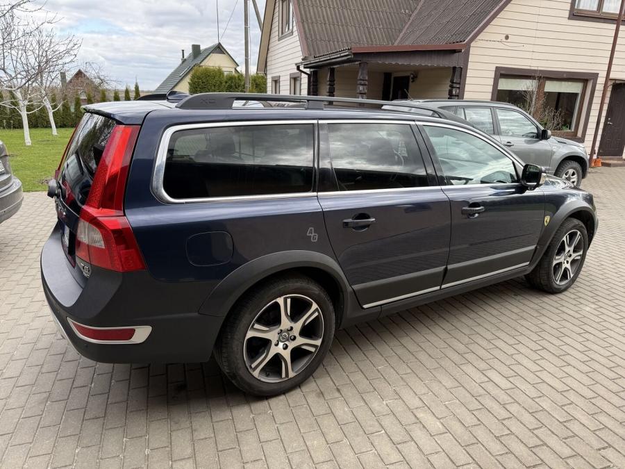 Volvo XC70 2012 in Ignalina, with an engine capacity of 3.00 L and mileage of 301 thousand km for 9000 €, photo 3 on AUTOMOTO.COM.LV