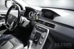 Volvo XC70 2012 in Riga, with an engine capacity of 2.00 L and mileage of 250 thousand km for 9390 €, photo 7 on AUTOMOTO.COM.LV