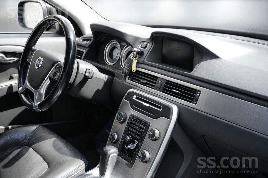 Volvo XC70 2012 in Riga, with an engine capacity of 2.00 L and mileage of 250 thousand km for 9390 €, photo 7 on AUTOMOTO.COM.LV