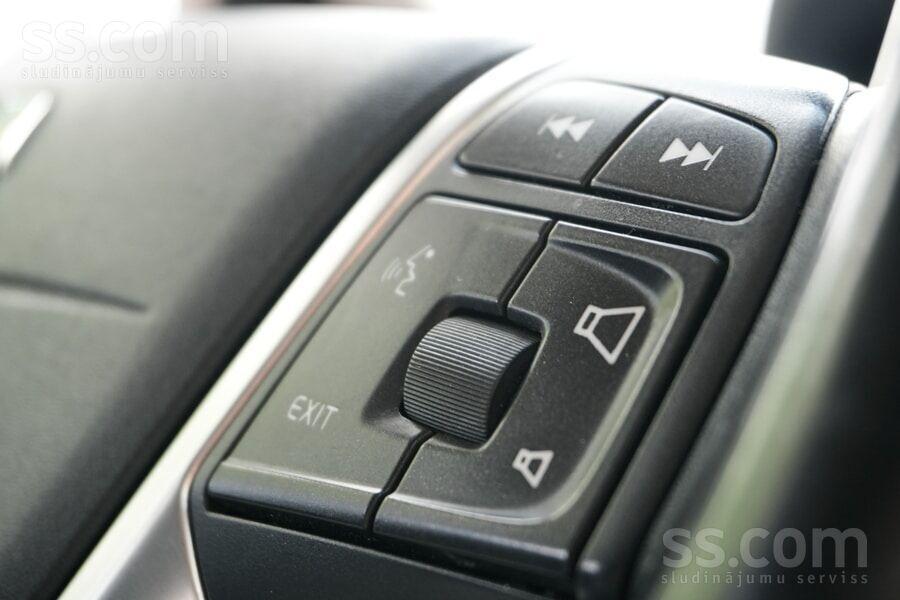 Volvo XC70 2012 in Riga, with an engine capacity of 2.00 L and mileage of 250 thousand km for 9390 €, photo 15 on AUTOMOTO.COM.LV