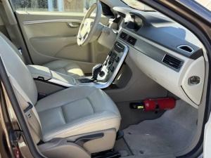 Volvo XC70 2012 in Riga, with an engine capacity of 2.40 L and mileage of 351 thousand km for 9950 €, photo 15 on AUTOMOTO.COM.LV