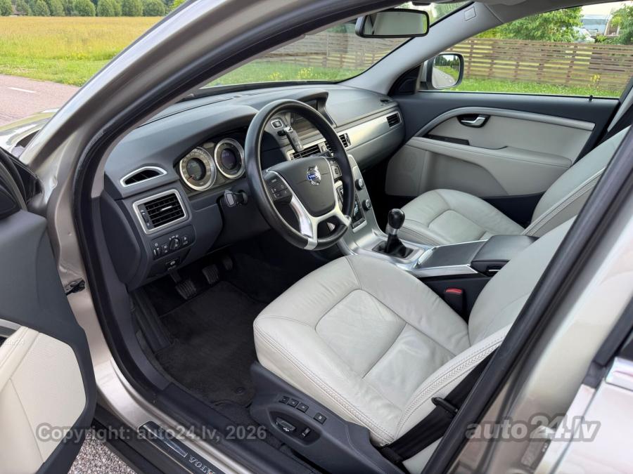 Volvo XC70 2012 Tallina, ar dzinēja tilpumu 2.00 L un nobraukumu 319 tūkst. km par 9690 €, foto 7 vietnē AUTOMOTO.COM.LV
