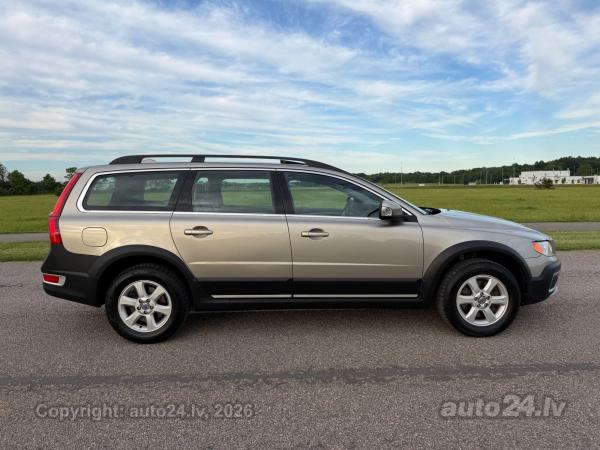 Volvo XC70 2012 in Tallinn, with an engine capacity of 2.00 L and mileage of 319 thousand km for 9690 €, photo 10 on AUTOMOTO.COM.LV