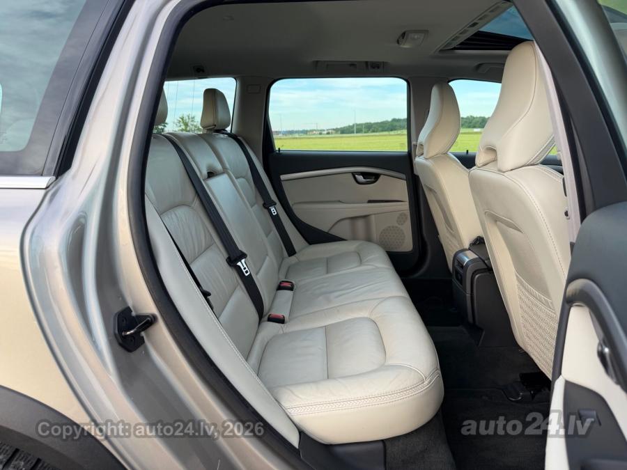 Volvo XC70 2012 Tallina, ar dzinēja tilpumu 2.00 L un nobraukumu 319 tūkst. km par 9690 €, foto 15 vietnē AUTOMOTO.COM.LV