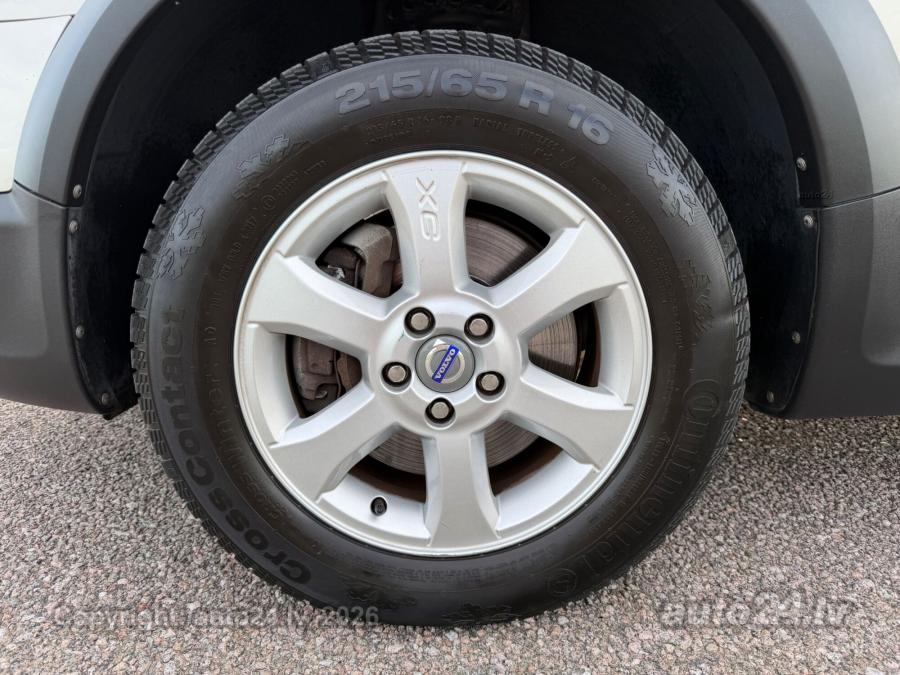Volvo XC70 2012 Tallina, ar dzinēja tilpumu 2.00 L un nobraukumu 319 tūkst. km par 9690 €, foto 24 vietnē AUTOMOTO.COM.LV