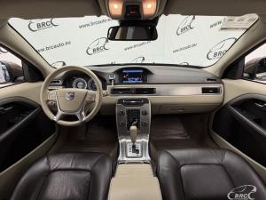 Volvo XC70 2012 in Vilnius, with an engine capacity of 2.40 L and mileage of 307 thousand km for 7900 €, photo 4 on AUTOMOTO.COM.LV