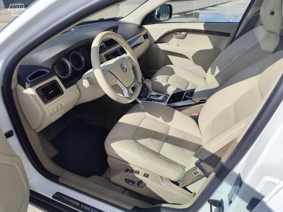 Volvo XC70 2012 in Siauliai, with an engine capacity of 3.20 L and mileage of 170 thousand km for 6200 €, photo 12 on AUTOMOTO.COM.LV