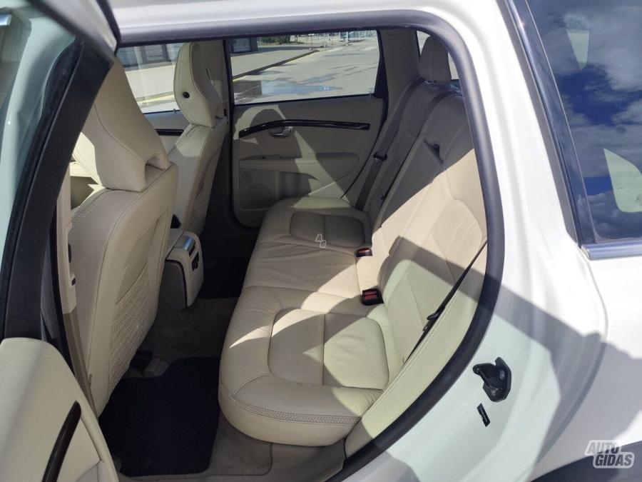 Volvo XC70 2012 in Siauliai, with an engine capacity of 3.20 L and mileage of 170 thousand km for 6200 €, photo 17 on AUTOMOTO.COM.LV