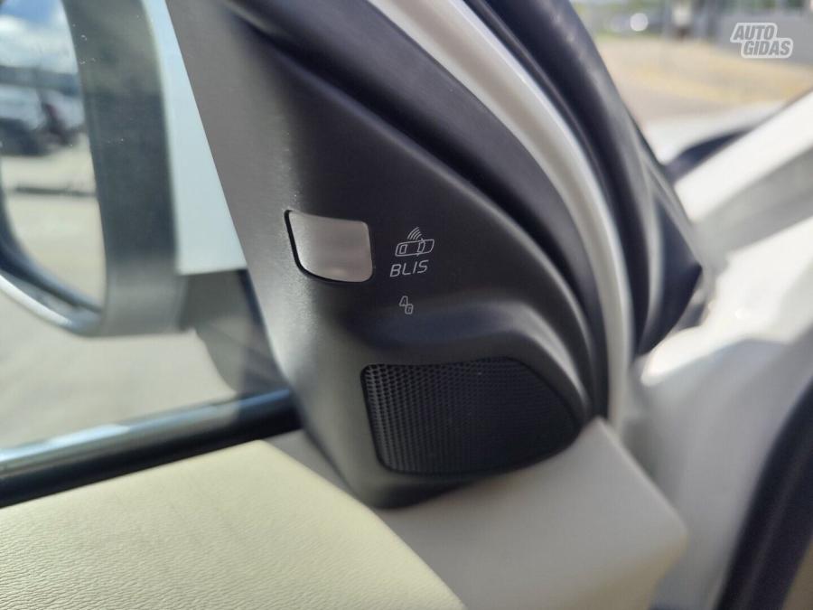 Volvo XC70 2012 in Siauliai, with an engine capacity of 3.20 L and mileage of 170 thousand km for 6200 €, photo 18 on AUTOMOTO.COM.LV