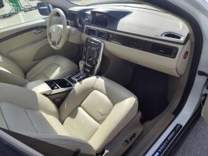 Volvo XC70 2012 in Siauliai, with an engine capacity of 3.20 L and mileage of 170 thousand km for 6200 €, photo 21 on AUTOMOTO.COM.LV