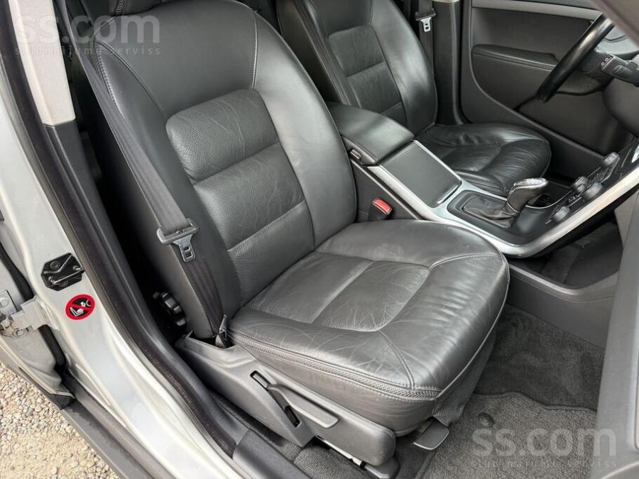 Volvo XC70 2013 Jūrmala, ar dzinēja tilpumu 2.00 L un nobraukumu 0 tūkst. km par 7250 €, foto 19 vietnē AUTOMOTO.COM.LV