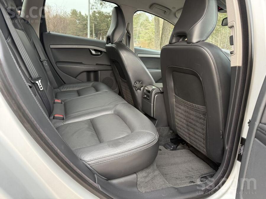 Volvo XC70 2013 Jūrmala, ar dzinēja tilpumu 2.00 L un nobraukumu 0 tūkst. km par 7250 €, foto 23 vietnē AUTOMOTO.COM.LV