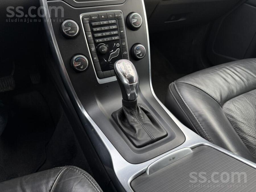 Volvo XC70 2013 Jūrmala, ar dzinēja tilpumu 2.00 L un nobraukumu 0 tūkst. km par 7250 €, foto 26 vietnē AUTOMOTO.COM.LV