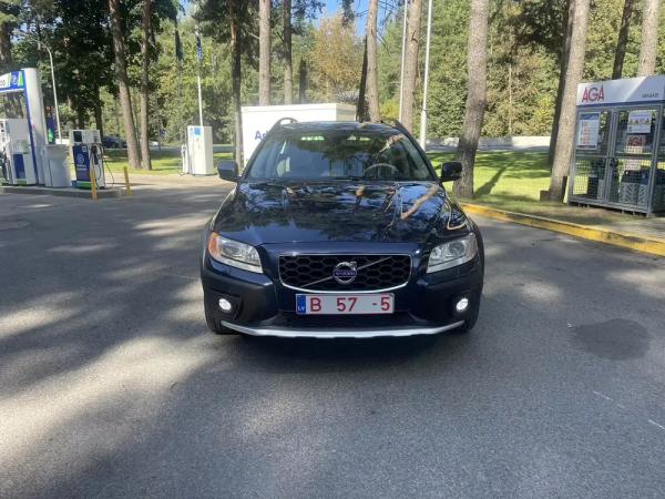 Volvo XC70 2013 in Riga, with an engine capacity of 2.40 L and mileage of 186 thousand km for 3500 €, photo 3 on AUTOMOTO.COM.LV