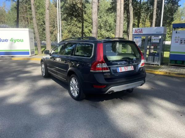 Volvo XC70 2013 in Riga, with an engine capacity of 2.40 L and mileage of 186 thousand km for 3500 €, photo 5 on AUTOMOTO.COM.LV