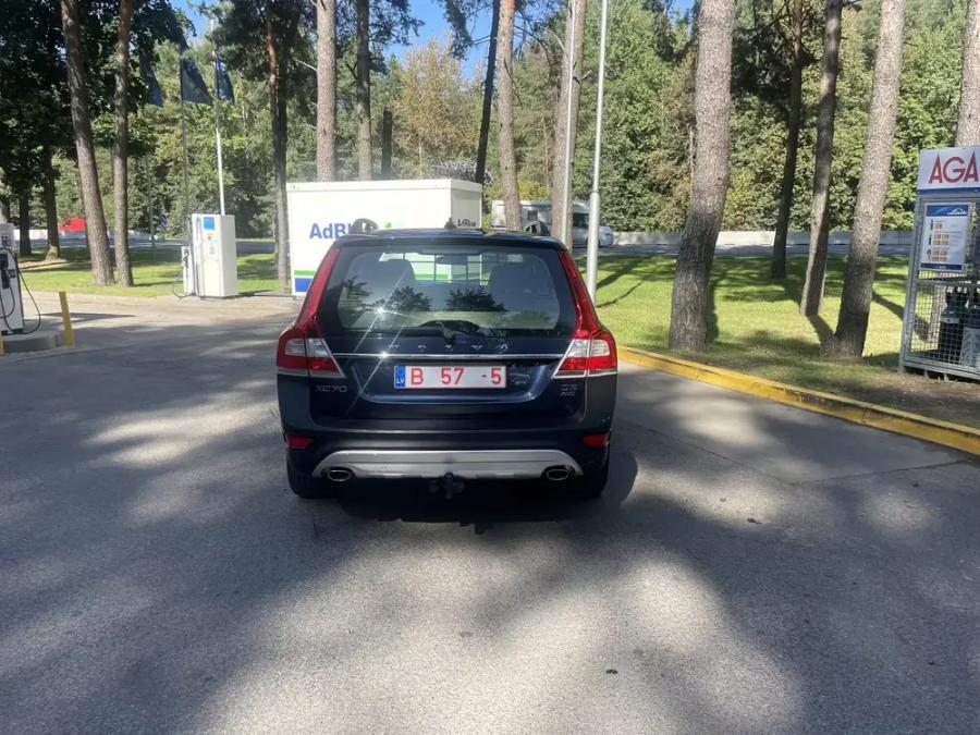 Volvo XC70 2013 in Riga, with an engine capacity of 2.40 L and mileage of 186 thousand km for 3500 €, photo 7 on AUTOMOTO.COM.LV