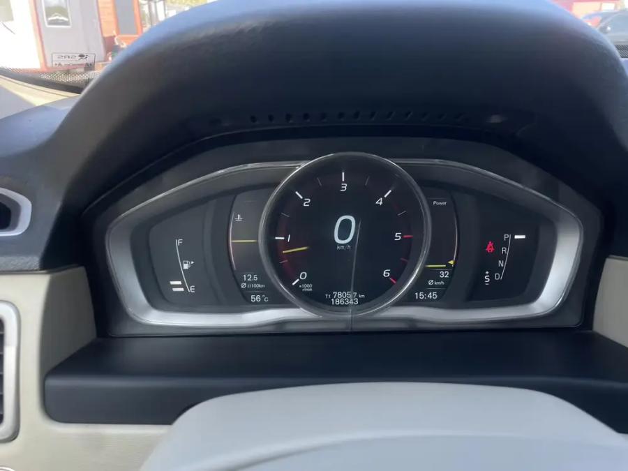 Volvo XC70 2013 in Riga, with an engine capacity of 2.40 L and mileage of 186 thousand km for 3500 €, photo 17 on AUTOMOTO.COM.LV