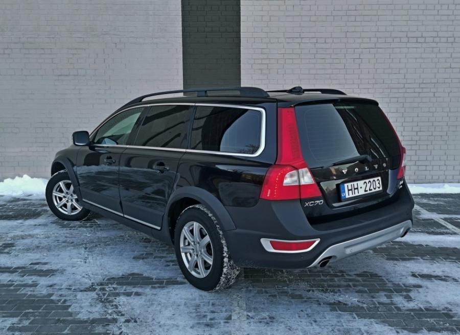 Volvo XC70 2013 in Riga, with an engine capacity of 2.40 L and mileage of 185 thousand km for 12990 €, photo 4 on AUTOMOTO.COM.LV