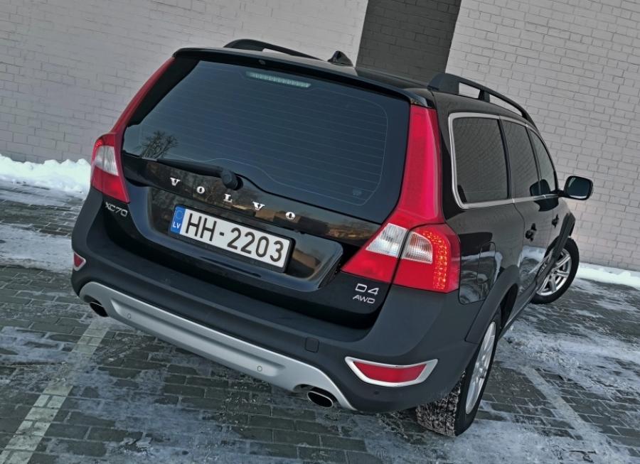 Volvo XC70 2013 in Riga, with an engine capacity of 2.40 L and mileage of 185 thousand km for 12990 €, photo 7 on AUTOMOTO.COM.LV