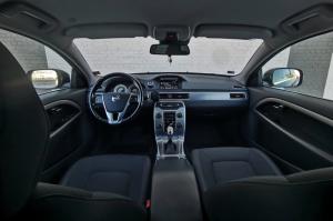 Volvo XC70 2013 in Riga, with an engine capacity of 2.40 L and mileage of 185 thousand km for 12990 €, photo 11 on AUTOMOTO.COM.LV