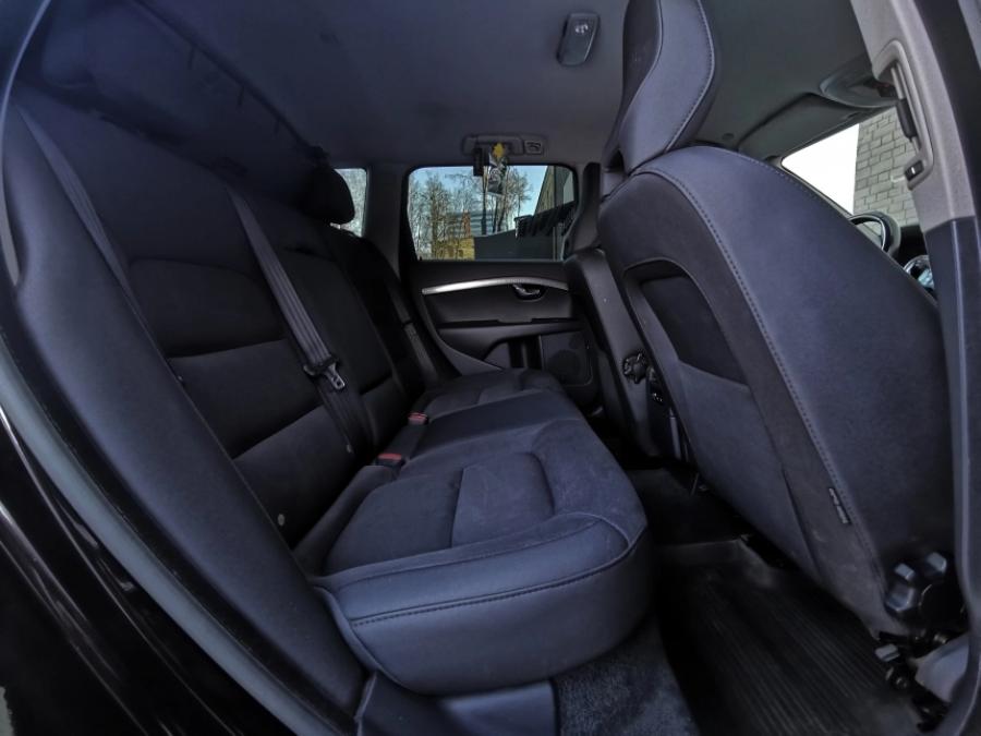 Volvo XC70 2013 in Riga, with an engine capacity of 2.40 L and mileage of 185 thousand km for 12990 €, photo 14 on AUTOMOTO.COM.LV