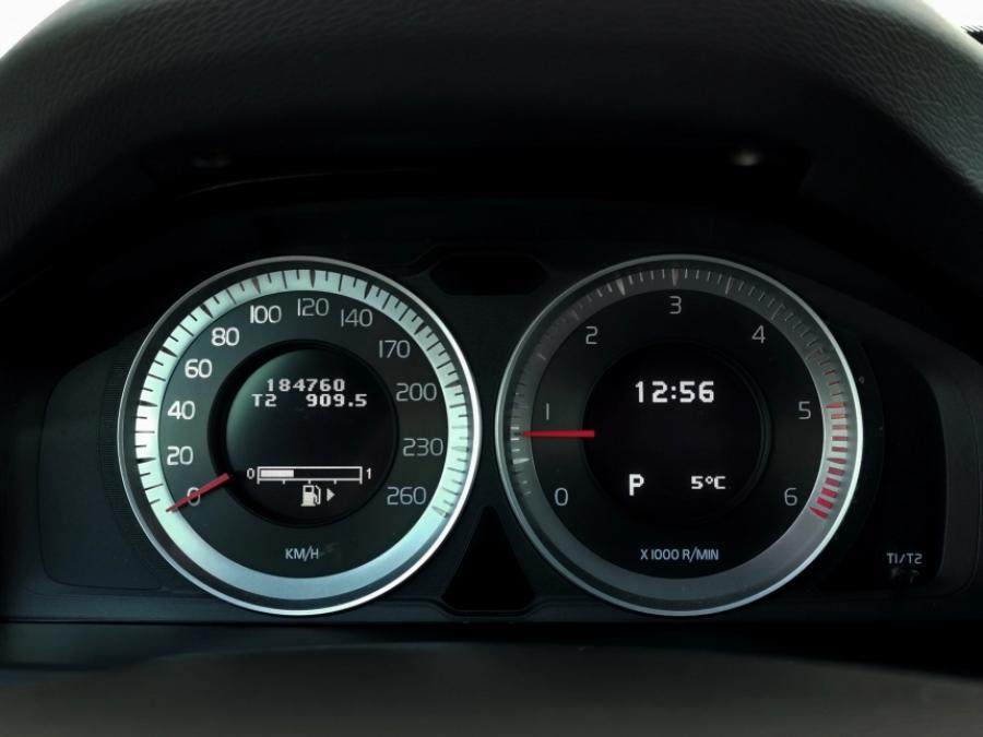 Volvo XC70 2013 in Riga, with an engine capacity of 2.40 L and mileage of 185 thousand km for 12990 €, photo 18 on AUTOMOTO.COM.LV