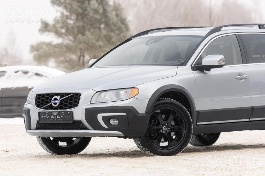 Volvo XC70 2014 in Riga, with an engine capacity of 2.40 L and mileage of 297 thousand km for 12700 €, photo 4 on AUTOMOTO.COM.LV