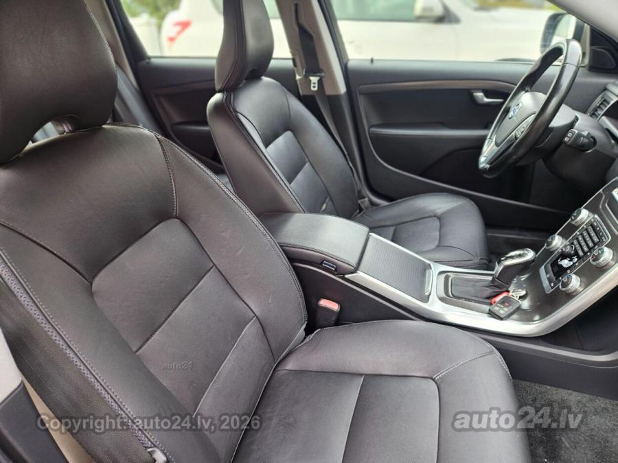 Volvo XC70 2014 Tartu, ar dzinēja tilpumu 2.00 L un nobraukumu 273 tūkst. km par 11790 €, foto 8 vietnē AUTOMOTO.COM.LV