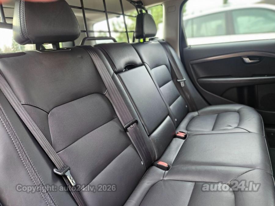 Volvo XC70 2014 Tartu, ar dzinēja tilpumu 2.00 L un nobraukumu 273 tūkst. km par 11790 €, foto 9 vietnē AUTOMOTO.COM.LV