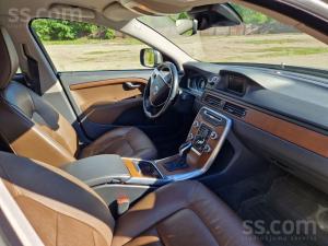 Volvo XC70 2014 in Riga, with an engine capacity of 2.40 L and mileage of 0 thousand km for 5900 €, photo 6 on AUTOMOTO.COM.LV