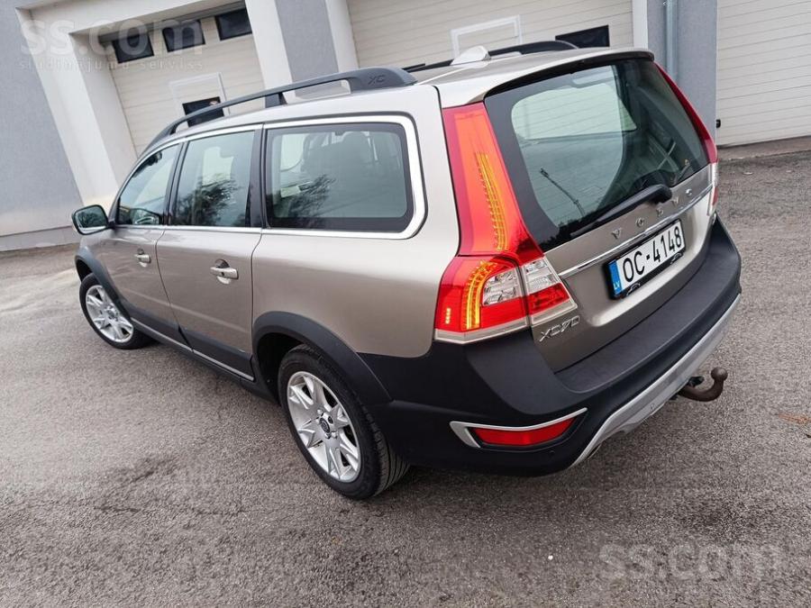 Volvo XC70 2014 in Riga, with an engine capacity of 2.00 L and mileage of 192 thousand km for 8150 €, photo 7 on AUTOMOTO.COM.LV
