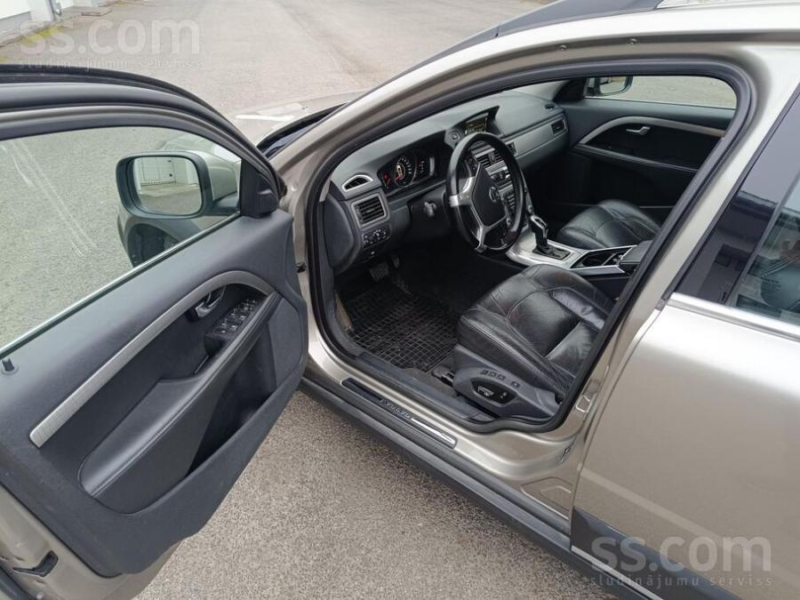Volvo XC70 2014 in Riga, with an engine capacity of 2.00 L and mileage of 192 thousand km for 8150 €, photo 10 on AUTOMOTO.COM.LV