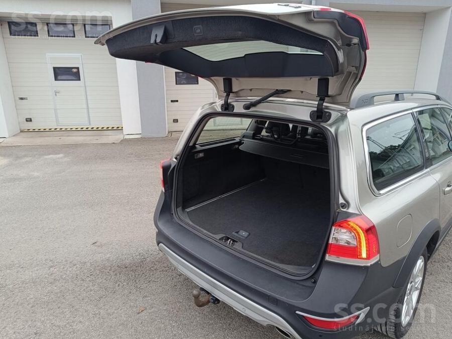 Volvo XC70 2014 in Riga, with an engine capacity of 2.00 L and mileage of 192 thousand km for 8150 €, photo 12 on AUTOMOTO.COM.LV