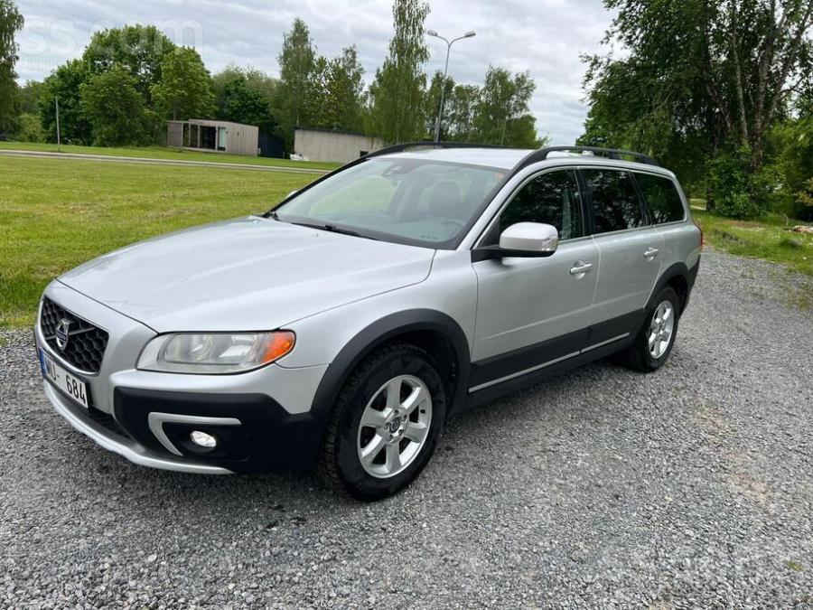 Volvo XC70 2014 in Riga, with an engine capacity of 2.40 L and mileage of 353 thousand km for 7500 €, photo 1 on AUTOMOTO.COM.LV