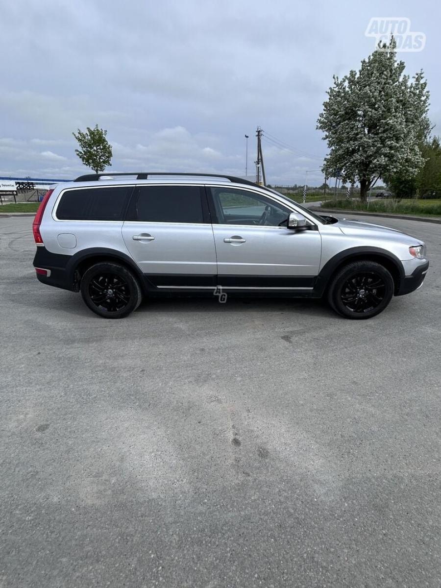 Volvo XC70 2014 in Klaipeda, with an engine capacity of 2.40 L and mileage of 308 thousand km for 9300 €, photo 1 on AUTOMOTO.COM.LV