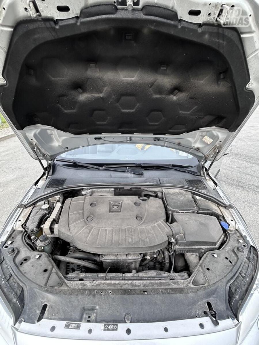 Volvo XC70 2014 in Klaipeda, with an engine capacity of 2.40 L and mileage of 308 thousand km for 9300 €, photo 12 on AUTOMOTO.COM.LV
