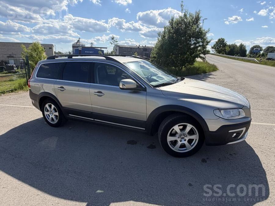 Volvo XC70 2014 Rēzekne, ar dzinēja tilpumu 2.00 L un nobraukumu 337 tūkst. km par 9450 €, foto 6 vietnē AUTOMOTO.COM.LV