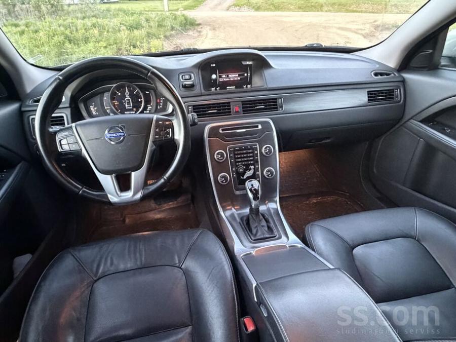 Volvo XC70 2014 Rēzekne, ar dzinēja tilpumu 2.00 L un nobraukumu 337 tūkst. km par 9450 €, foto 9 vietnē AUTOMOTO.COM.LV