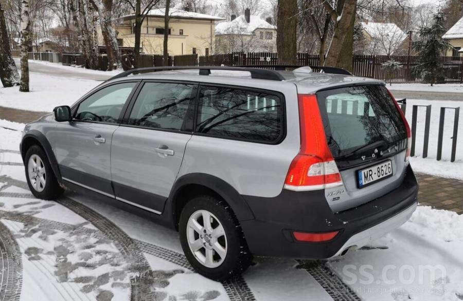 Volvo XC70 2015 Rīga, ar dzinēja tilpumu 2.00 L un nobraukumu 293 tūkst. km par 6700 €, foto 4 vietnē AUTOMOTO.COM.LV