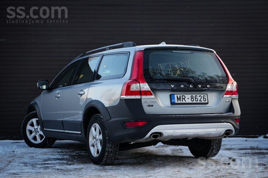 Volvo XC70 2015 in Riga, with an engine capacity of 2.00 L and mileage of 290 thousand km for 9390 €, photo 4 on AUTOMOTO.COM.LV