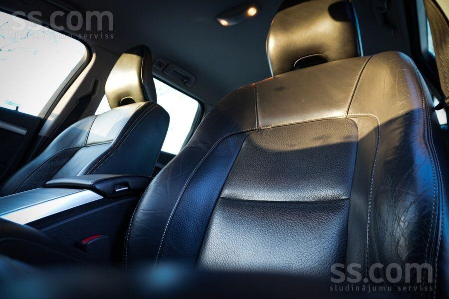 Volvo XC70 2015 in Riga, with an engine capacity of 2.00 L and mileage of 290 thousand km for 9390 €, photo 14 on AUTOMOTO.COM.LV